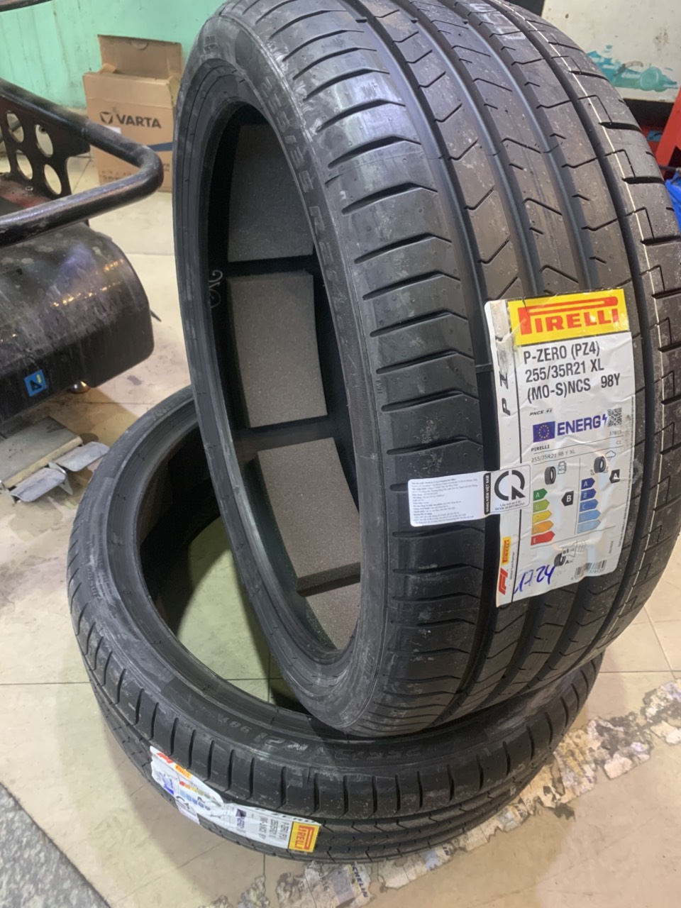 PIRELLI 285/35R22 dùng cho xe nào? Hiệu quả ra sao?